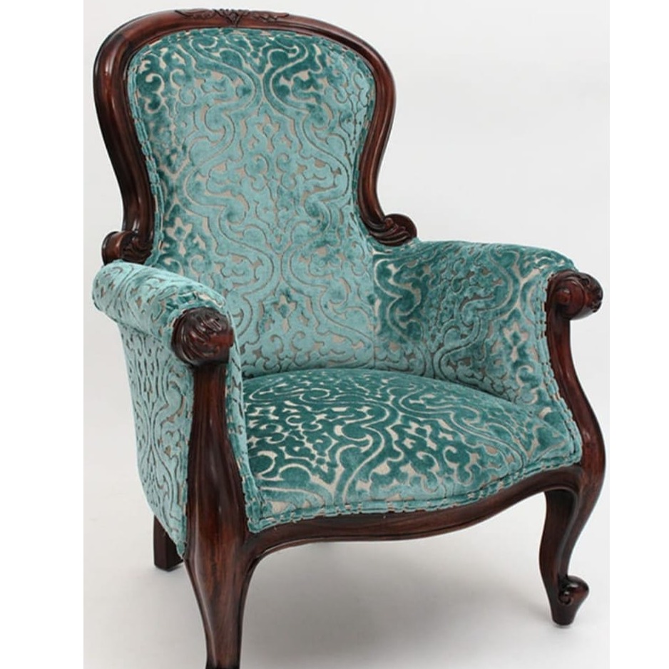 French Carving Style Antique Tufted Chair